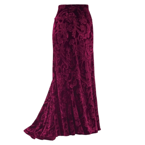 The Pyramid Collection | Skirts | The Pyramid Collection Xl Burgundy ...
